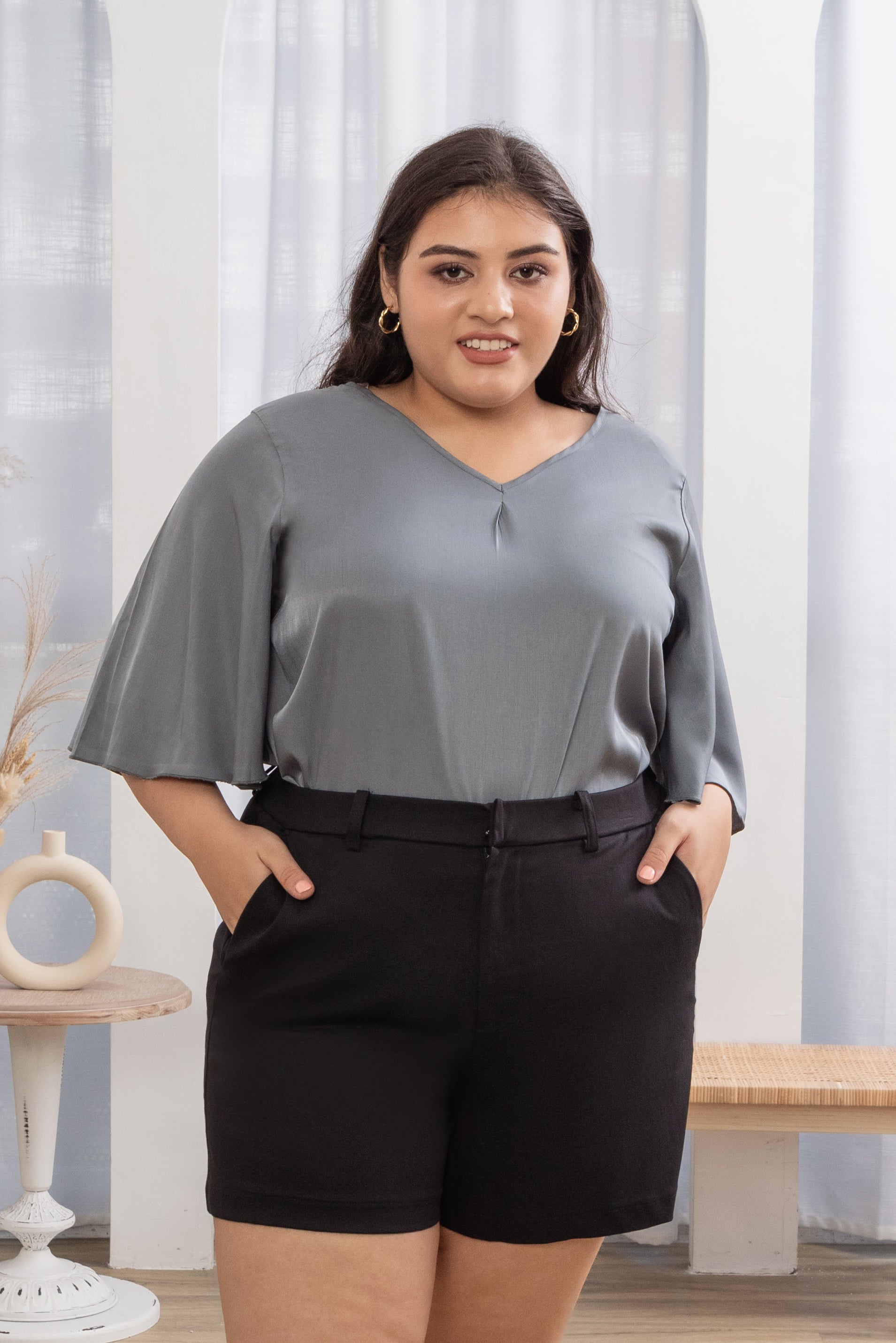 Maya Basic Shorts In Black – LaineCurve